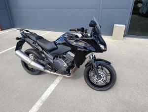 Melns Honda CBF 2011 Šauļi, ar dzinēja tilpumu 1.00 L un nobraukumu 82 tūkst. km par 2900 €, foto 3 vietnē AUTOMOTO.COM.LV