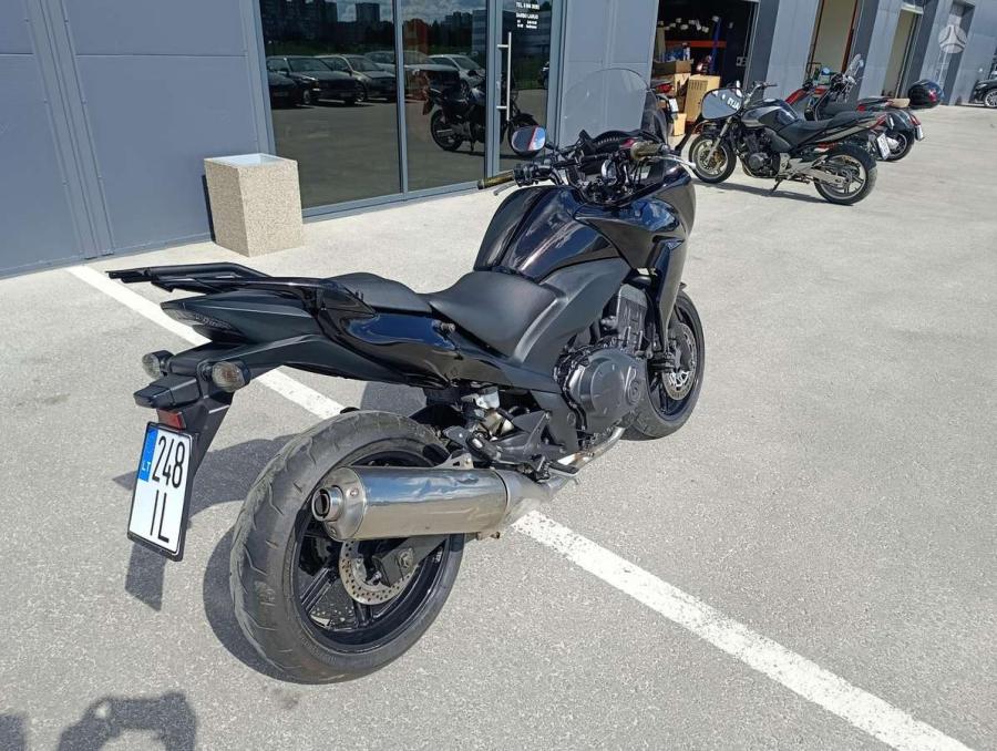 Melns Honda CBF 2011 Šauļi, ar dzinēja tilpumu 1.00 L un nobraukumu 82 tūkst. km par 2900 €, foto 5 vietnē AUTOMOTO.COM.LV