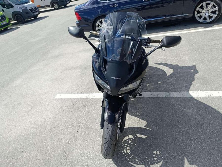 Melns Honda CBF 2011 Šauļi, ar dzinēja tilpumu 1.00 L un nobraukumu 82 tūkst. km par 2900 €, foto 9 vietnē AUTOMOTO.COM.LV