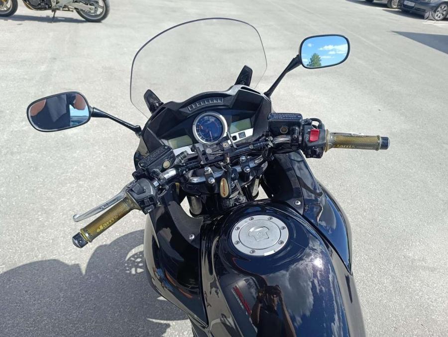 Melns Honda CBF 2011 Šauļi, ar dzinēja tilpumu 1.00 L un nobraukumu 82 tūkst. km par 2900 €, foto 10 vietnē AUTOMOTO.COM.LV