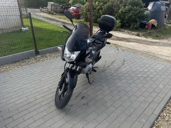 Black Honda CBF 2011 in Vilnius, with an engine capacity of 0.13 L and mileage of 16 thousand km for 1250 €, photo 1 on AUTOMOTO.COM.LV
