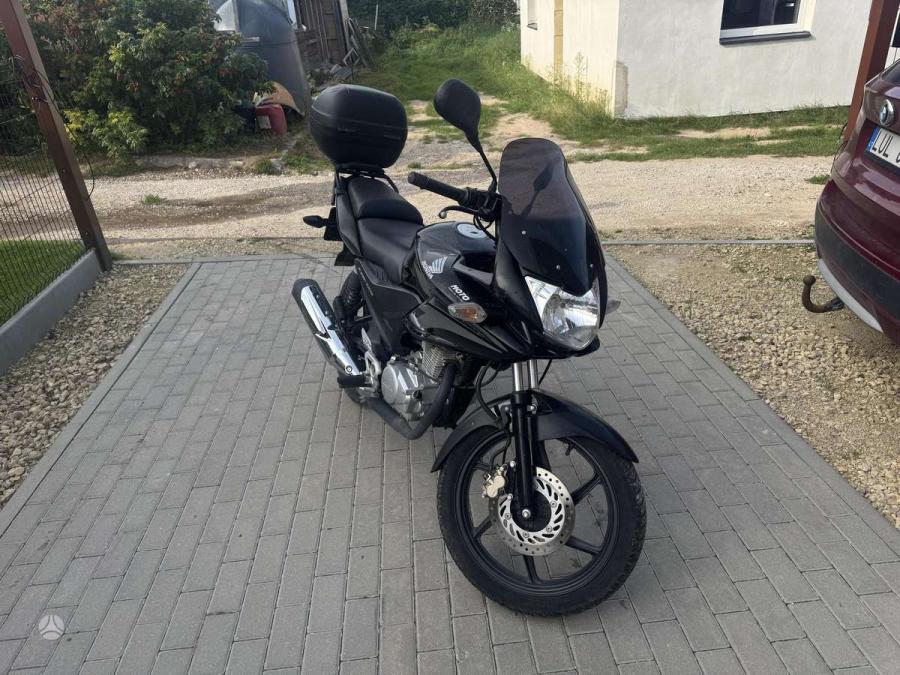 Black Honda CBF 2011 in Vilnius, with an engine capacity of 0.13 L and mileage of 16 thousand km for 1250 €, photo 3 on AUTOMOTO.COM.LV
