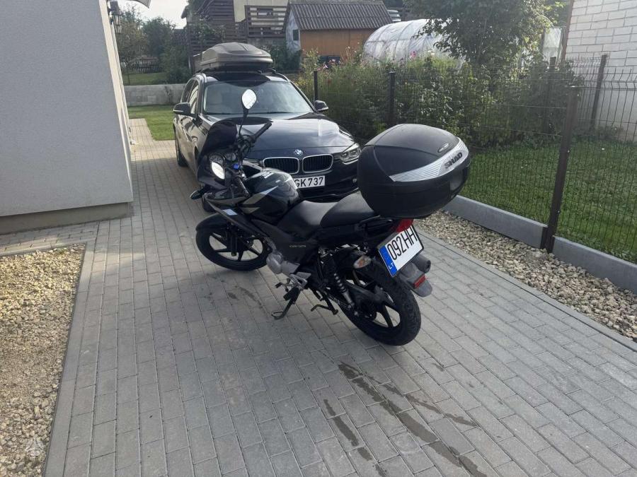 Black Honda CBF 2011 in Vilnius, with an engine capacity of 0.13 L and mileage of 16 thousand km for 1250 €, photo 5 on AUTOMOTO.COM.LV