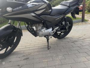 Black Honda CBF 2011 in Vilnius, with an engine capacity of 0.13 L and mileage of 16 thousand km for 1250 €, photo 11 on AUTOMOTO.COM.LV