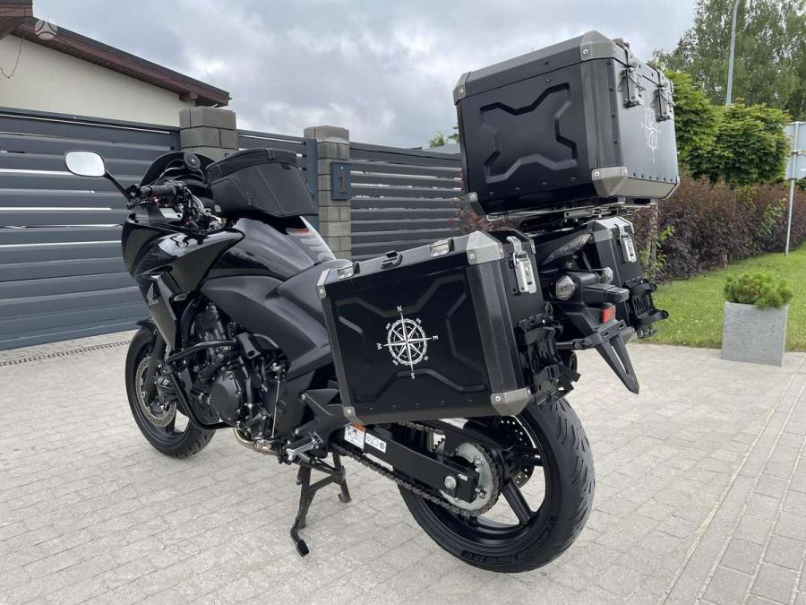 Black Honda CBF 2012 in Klaipeda, with an engine capacity of 1.00 L and mileage of 22 thousand km for 6200 €, photo 6 on AUTOMOTO.COM.LV