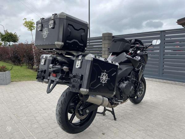Black Honda CBF 2012 in Klaipeda, with an engine capacity of 1.00 L and mileage of 22 thousand km for 6200 €, photo 6 on AUTOMOTO.COM.LV