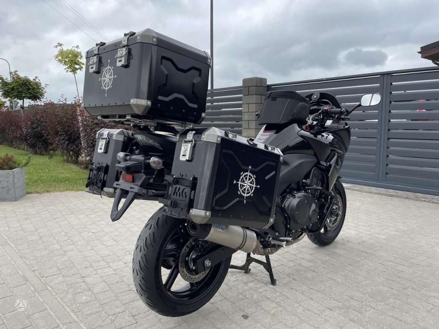 Black Honda CBF 2012 in Klaipeda, with an engine capacity of 1.00 L and mileage of 22 thousand km for 6200 €, photo 7 on AUTOMOTO.COM.LV