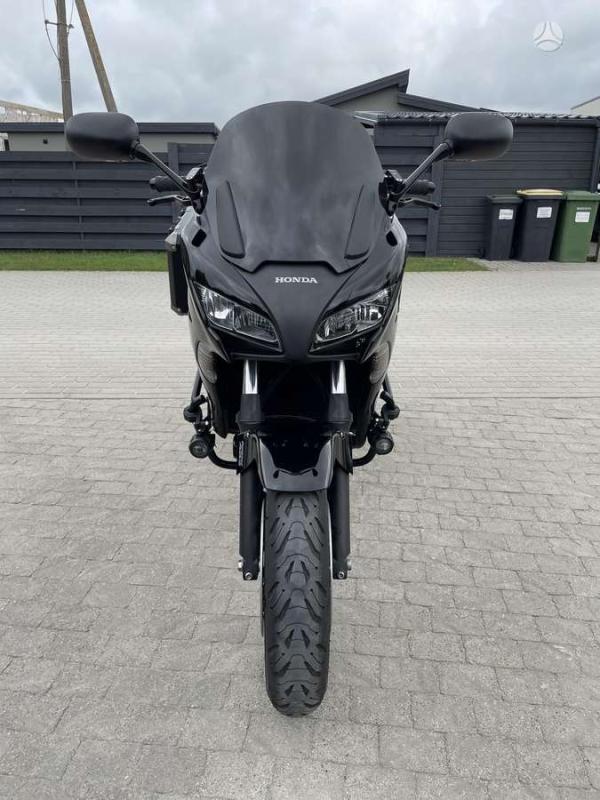 Black Honda CBF 2012 in Klaipeda, with an engine capacity of 1.00 L and mileage of 22 thousand km for 6200 €, photo 7 on AUTOMOTO.COM.LV
