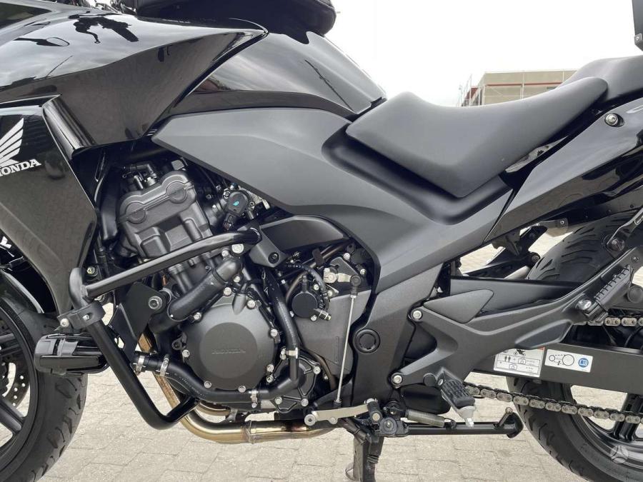 Black Honda CBF 2012 in Klaipeda, with an engine capacity of 1.00 L and mileage of 22 thousand km for 6200 €, photo 11 on AUTOMOTO.COM.LV