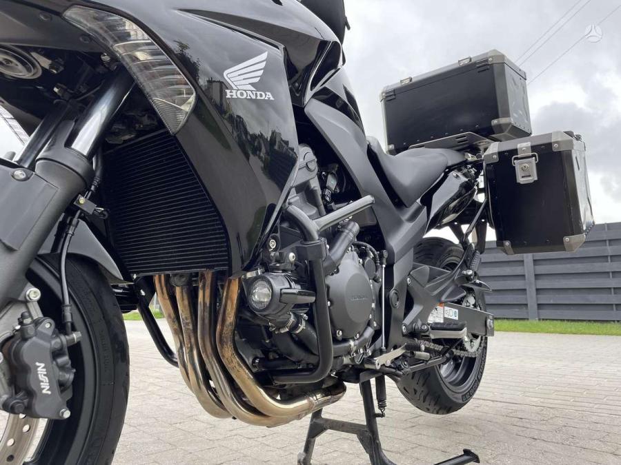 Black Honda CBF 2012 in Klaipeda, with an engine capacity of 1.00 L and mileage of 22 thousand km for 6200 €, photo 17 on AUTOMOTO.COM.LV