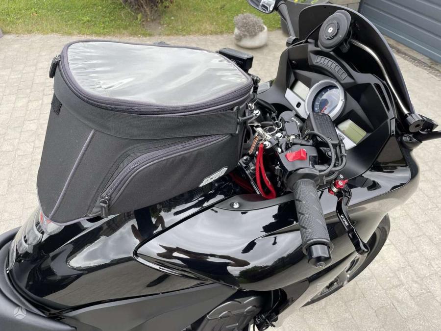 Black Honda CBF 2012 in Klaipeda, with an engine capacity of 1.00 L and mileage of 22 thousand km for 6200 €, photo 18 on AUTOMOTO.COM.LV