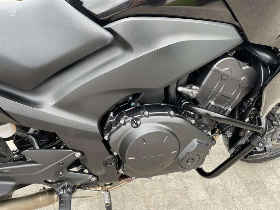 Black Honda CBF 2012 in Klaipeda, with an engine capacity of 1.00 L and mileage of 22 thousand km for 6200 €, photo 20 on AUTOMOTO.COM.LV