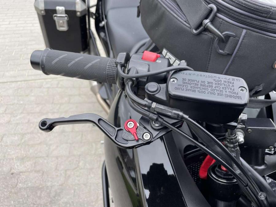 Black Honda CBF 2012 in Klaipeda, with an engine capacity of 1.00 L and mileage of 22 thousand km for 6200 €, photo 33 on AUTOMOTO.COM.LV
