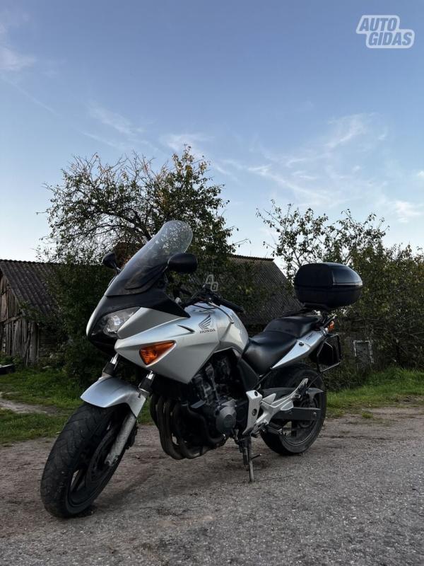 Pelēks Honda CBF 2004 Šalčininkai, ar dzinēja tilpumu 0.60 L un nobraukumu 0 tūkst. km par 1900 €, foto 3 vietnē AUTOMOTO.COM.LV