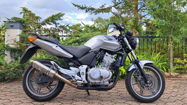 Pelēks Honda CBF 2006 Pasvalys, ar dzinēja tilpumu 0.50 L un nobraukumu 53 tūkst. km par 1650 €, foto 1 vietnē AUTOMOTO.COM.LV