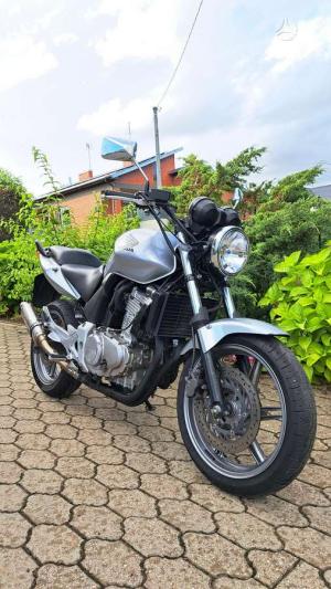 Grey Honda CBF 2006 in Pasvalys, with an engine capacity of 0.50 L and mileage of 53 thousand km for 1650 €, photo 4 on AUTOMOTO.COM.LV