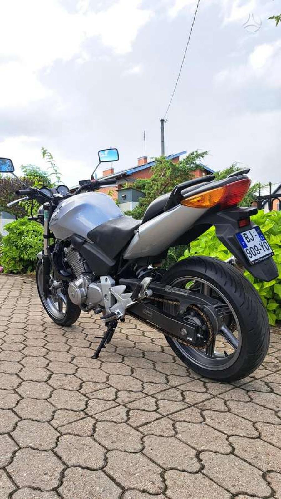 Grey Honda CBF 2006 in Pasvalys, with an engine capacity of 0.50 L and mileage of 53 thousand km for 1650 €, photo 9 on AUTOMOTO.COM.LV