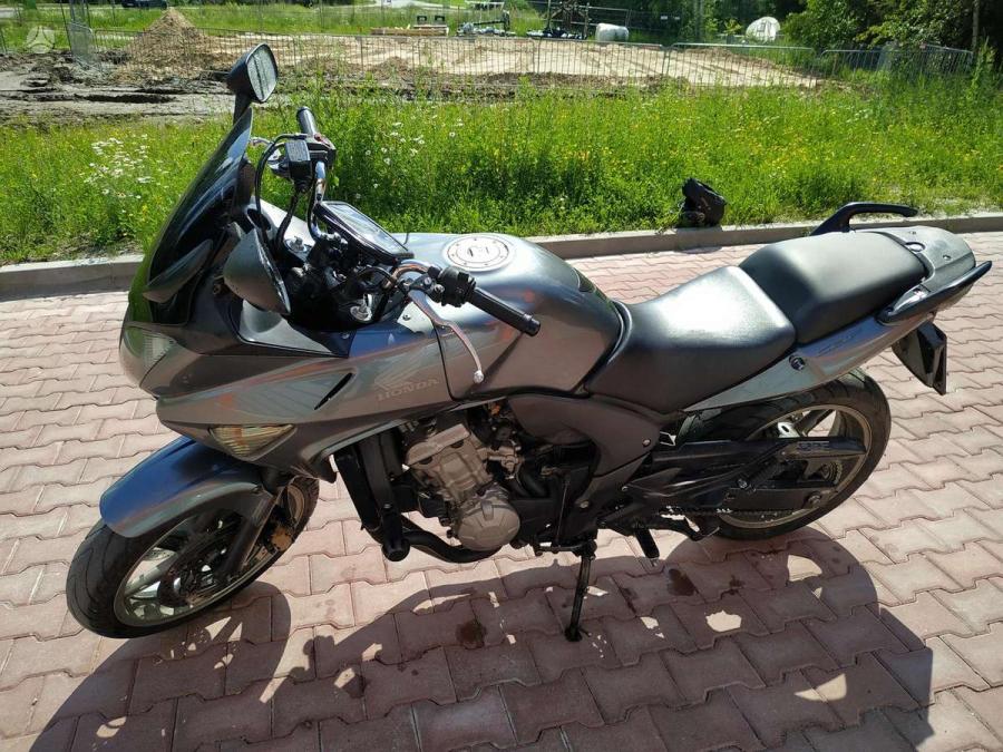 Grey Honda CBF 2009 in Vilnius, with an engine capacity of 0.60 L and mileage of 81 thousand km for 2300 €, photo 5 on AUTOMOTO.COM.LV
