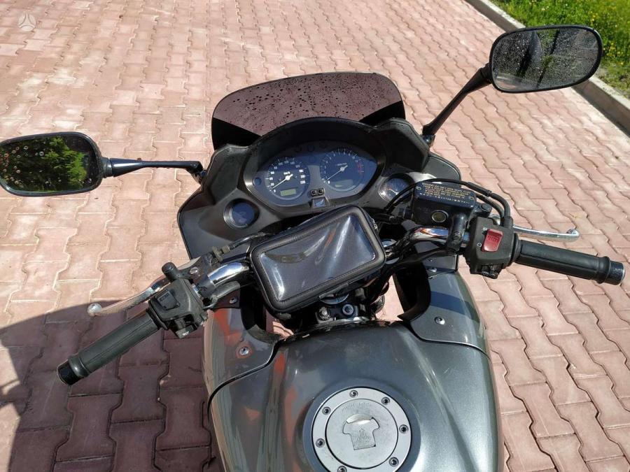 Grey Honda CBF 2009 in Vilnius, with an engine capacity of 0.60 L and mileage of 81 thousand km for 2300 €, photo 9 on AUTOMOTO.COM.LV