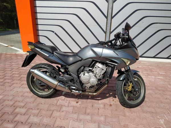 Grey Honda CBF 2009 in Vilnius, with an engine capacity of 0.60 L and mileage of 81 thousand km for 2300 €, photo 1 on AUTOMOTO.COM.LV