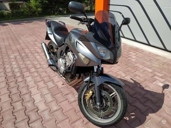 Grey Honda CBF 2009 in Vilnius, with an engine capacity of 0.60 L and mileage of 81 thousand km for 2300 €, photo 2 on AUTOMOTO.COM.LV