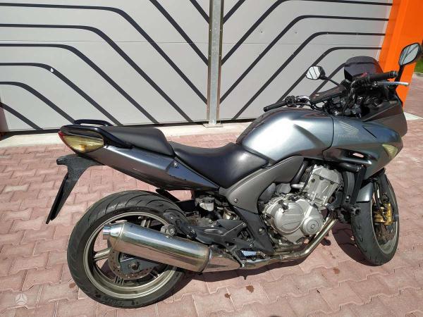 Grey Honda CBF 2009 in Vilnius, with an engine capacity of 0.60 L and mileage of 81 thousand km for 2300 €, photo 7 on AUTOMOTO.COM.LV