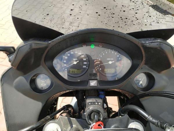 Grey Honda CBF 2009 in Vilnius, with an engine capacity of 0.60 L and mileage of 81 thousand km for 2300 €, photo 9 on AUTOMOTO.COM.LV