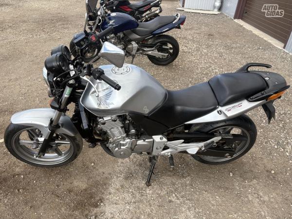 Honda CBF 2005 Kelmė, ar dzinēja tilpumu 0.50 L un nobraukumu 55 tūkst. km par 815 €, foto 5 vietnē AUTOMOTO.COM.LV