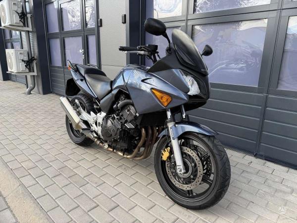 Honda CBF 2005 in Kaunas on AUTOMOTO.COM.LV Honda CBF 2005 in Kaunas, with an engine capacity of 0.60 L and mileage of 26 thousand km for 2499 €, photo 4 on AUTOMOTO.COM.LV
