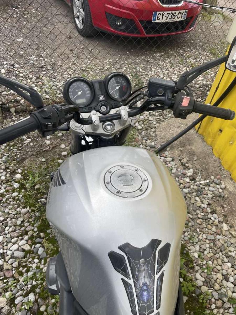Honda CBF 2005 in Taurage, with an engine capacity of 0.60 L and mileage of 58 thousand km for 1500 €, photo 5 on AUTOMOTO.COM.LV
