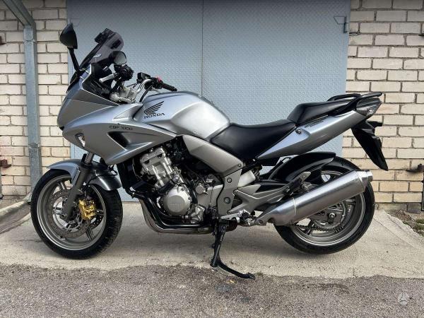 Honda CBF 2006 in Birstonas, with an engine capacity of 1.00 L and mileage of 48 thousand km for 3050 €, photo 4 on AUTOMOTO.COM.LV