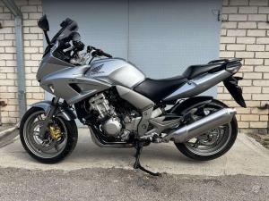 Honda CBF 2006 in Birstonas, with an engine capacity of 1.00 L and mileage of 48 thousand km for 3050 €, photo 5 on AUTOMOTO.COM.LV