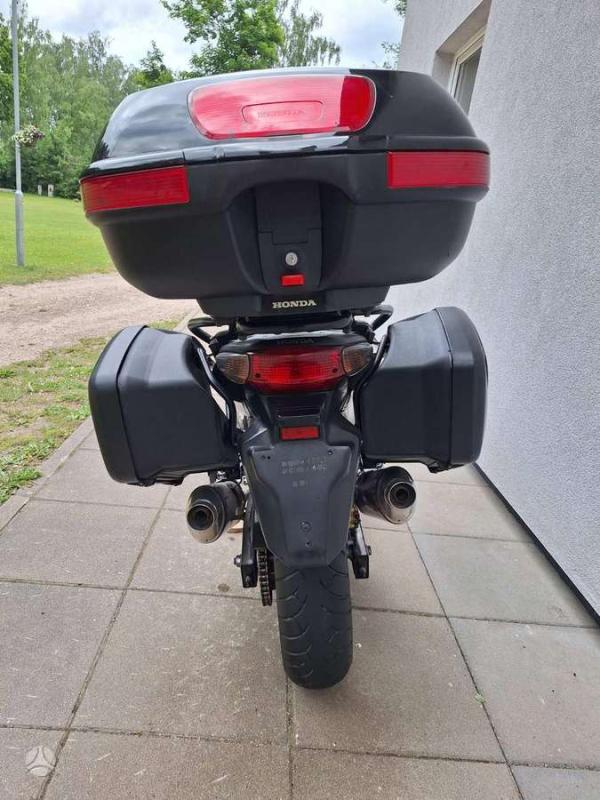 Honda CBF 2006 in Prienai, with an engine capacity of 1.00 L and mileage of 35 thousand km for 3450 €, photo 7 on AUTOMOTO.COM.LV