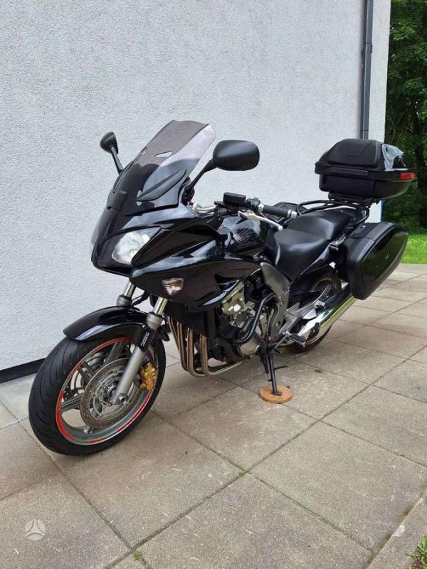 Honda CBF 2006 in Prienai, with an engine capacity of 1.00 L and mileage of 35 thousand km for 3450 €, photo 10 on AUTOMOTO.COM.LV