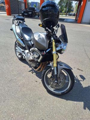 Honda CBF 2006 Viļņa, ar dzinēja tilpumu 0.60 L un nobraukumu 51 tūkst. km par 2400 €, foto  vietnē AUTOMOTO.COM.LV