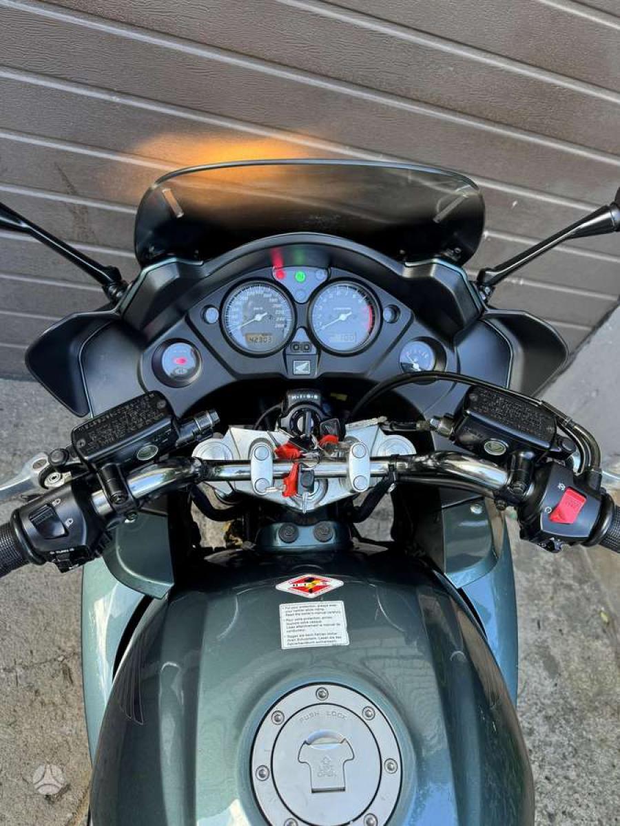 Honda CBF 2006 in Prienai, with an engine capacity of 1.00 L and mileage of 42 thousand km for 3450 €, photo 11 on AUTOMOTO.COM.LV