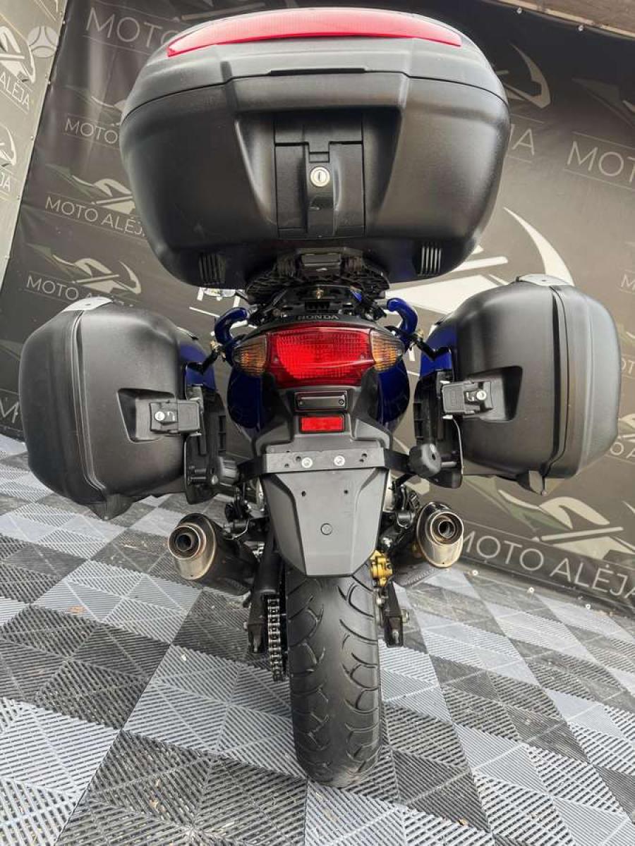 Honda CBF 2006 in Prienai, with an engine capacity of 1.00 L and mileage of 0 thousand km for 3450 €, photo 7 on AUTOMOTO.COM.LV