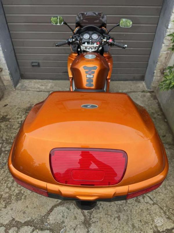 Honda CBF 2006 Prienai, ar dzinēja tilpumu 1.00 L un nobraukumu 56 tūkst. km par 3600 €, foto 9 vietnē AUTOMOTO.COM.LV