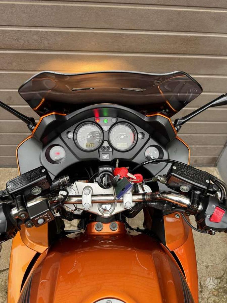 Honda CBF 2006 Prienai, ar dzinēja tilpumu 1.00 L un nobraukumu 56 tūkst. km par 3600 €, foto 11 vietnē AUTOMOTO.COM.LV