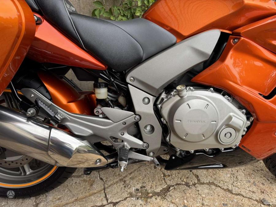 Honda CBF 2006 Prienai, ar dzinēja tilpumu 1.00 L un nobraukumu 56 tūkst. km par 3600 €, foto 20 vietnē AUTOMOTO.COM.LV