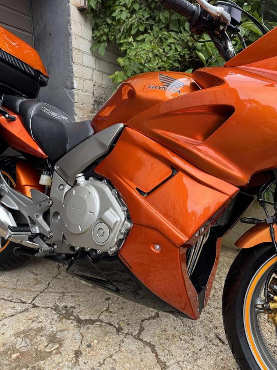Honda CBF 2006 Prienai, ar dzinēja tilpumu 1.00 L un nobraukumu 56 tūkst. km par 3600 €, foto 21 vietnē AUTOMOTO.COM.LV