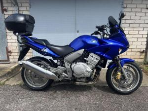Honda CBF 2007 in Birstonas, with an engine capacity of 1.00 L and mileage of 36 thousand km for 2999 €, photo 4 on AUTOMOTO.COM.LV
