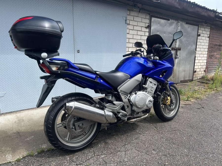 Honda CBF 2007 in Birstonas, with an engine capacity of 1.00 L and mileage of 36 thousand km for 2999 €, photo 6 on AUTOMOTO.COM.LV