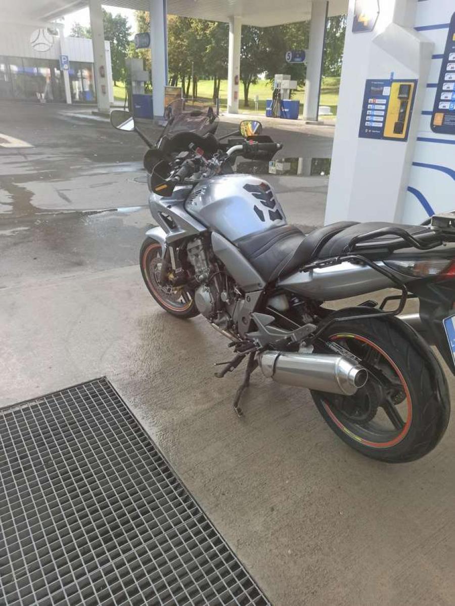 Honda CBF 2007 in Trakai, with an engine capacity of 1.00 L and mileage of 75 thousand km for 2600 €, photo 6 on AUTOMOTO.COM.LV