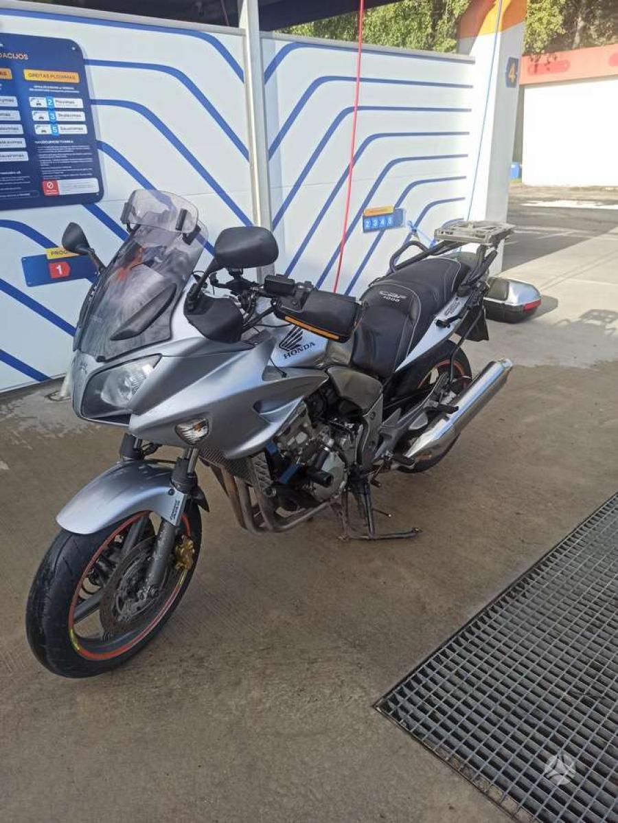 Honda CBF 2007 in Trakai, with an engine capacity of 1.00 L and mileage of 75 thousand km for 2600 €, photo 9 on AUTOMOTO.COM.LV