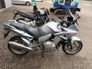 Honda CBF 2008 Kelmė, ar dzinēja tilpumu 1.00 L un nobraukumu 72 tūkst. km par 1730 €, foto 3 vietnē AUTOMOTO.COM.LV