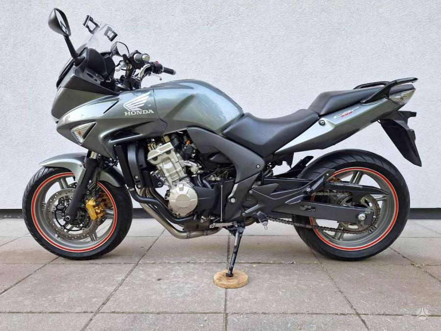Honda CBF 2008 Prienai, ar dzinēja tilpumu 0.60 L un nobraukumu 30 tūkst. km par 2950 €, foto 3 vietnē AUTOMOTO.COM.LV