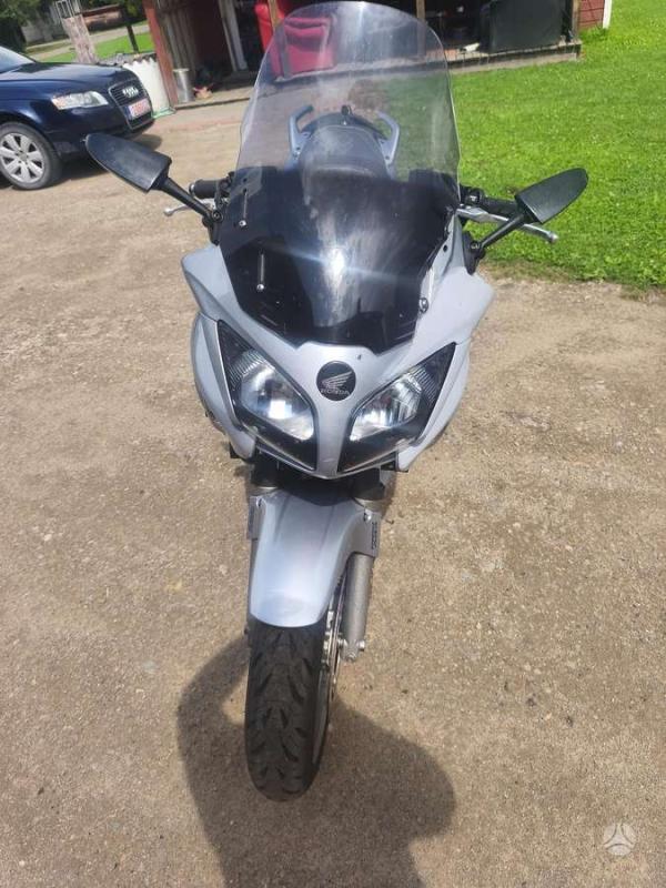 Honda CBF 2008 Marijampole, ar dzinēja tilpumu 1.00 L un nobraukumu 75 tūkst. km par 2000 €, foto 5 vietnē AUTOMOTO.COM.LV