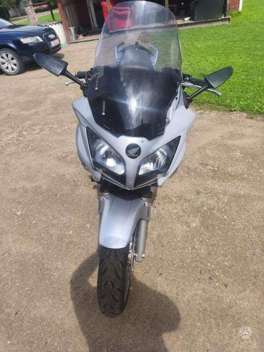 Honda CBF 2008 Marijampole, ar dzinēja tilpumu 1.00 L un nobraukumu 75 tūkst. km par 2000 €, foto 6 vietnē AUTOMOTO.COM.LV