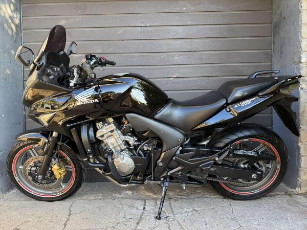 Honda CBF 2008 in Prienai, with an engine capacity of 0.60 L and mileage of 48 thousand km for 2950 €, photo 4 on AUTOMOTO.COM.LV